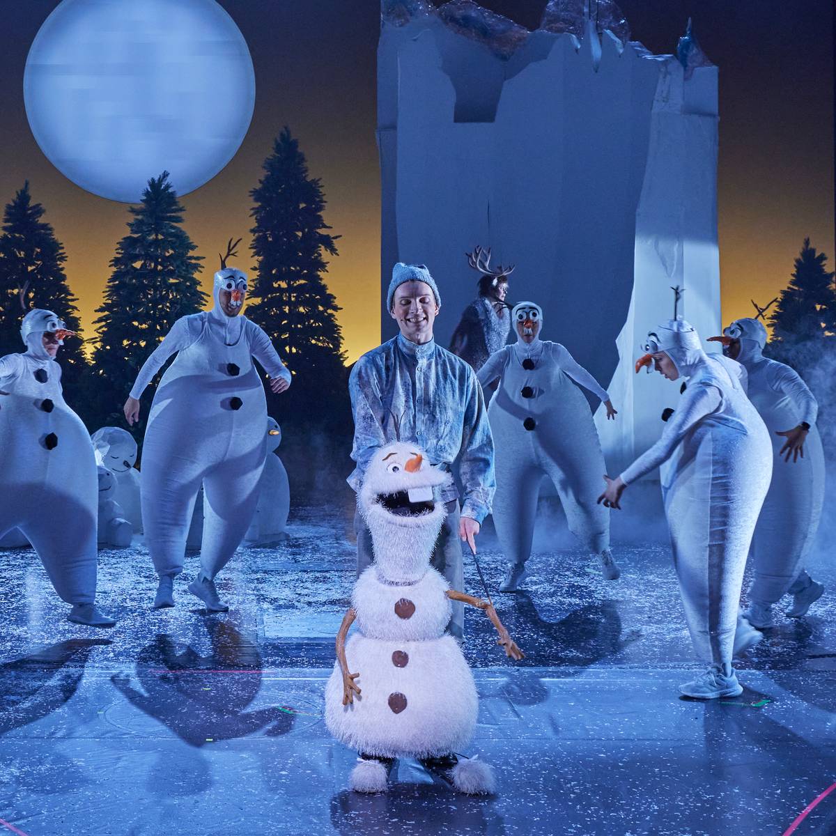 Anmeldelse: «Frost» på Det Norske Teatret – Anmeldelser og anbefalinger