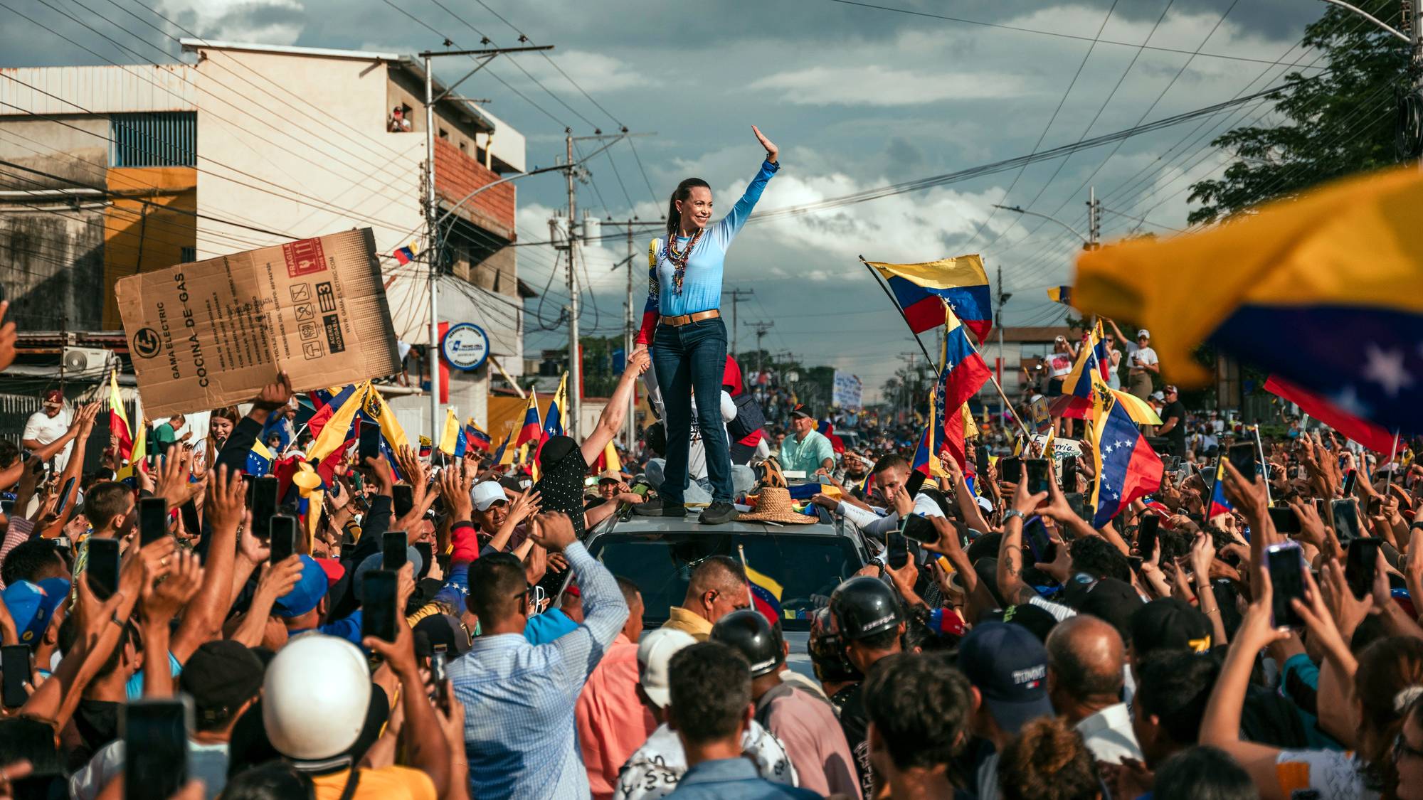 Fredsprisvinner María Corina Machado kalles «Iron Lady» – NRK Urix ...