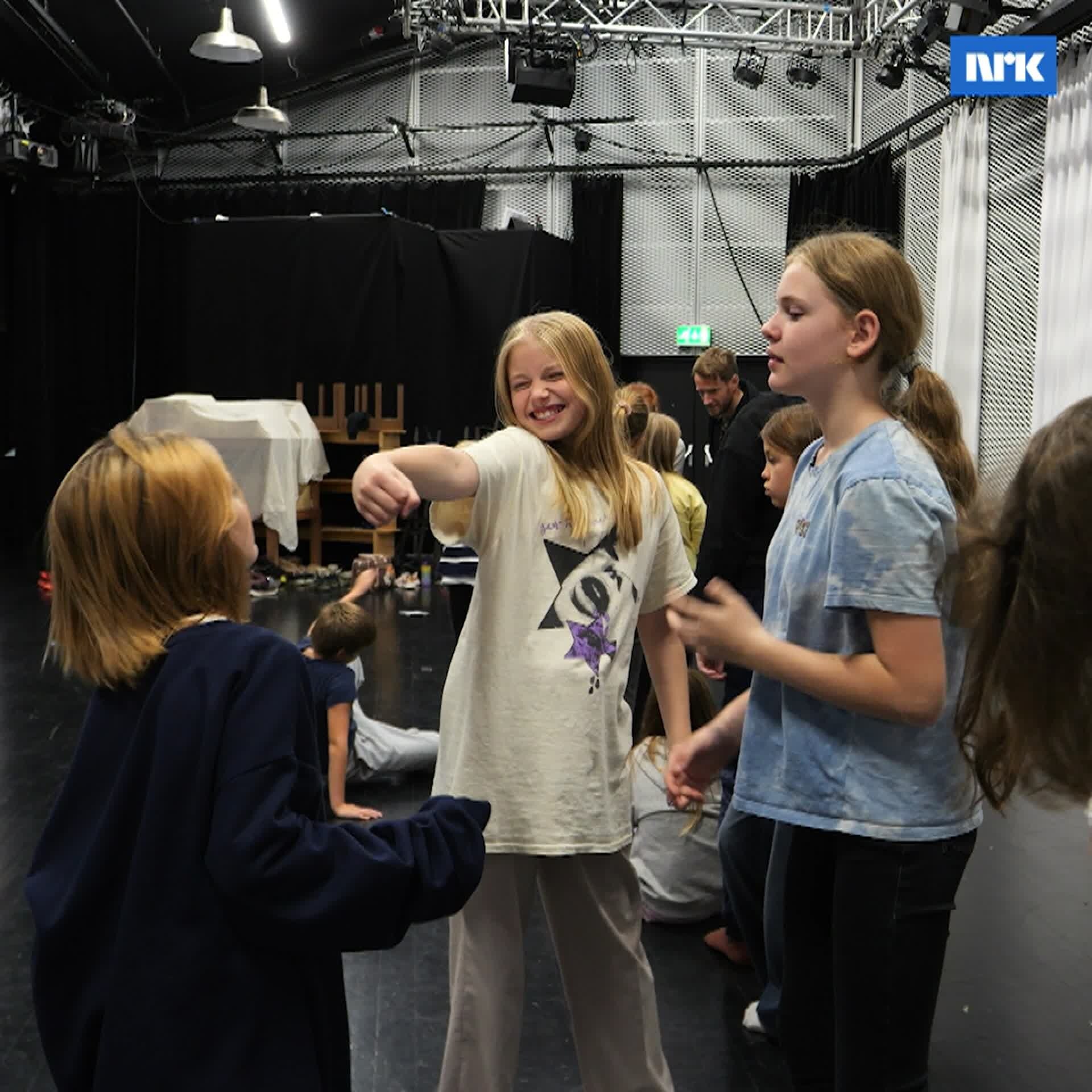 Teaterskole for barn – NRK