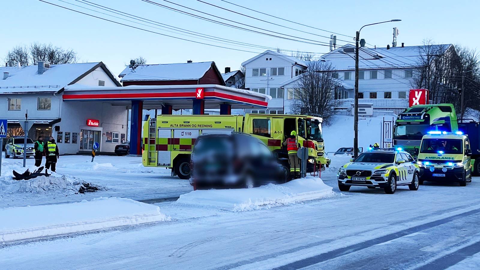 Politibil involvert i trafikkulykke i Alta – NRK Troms og Finnmark