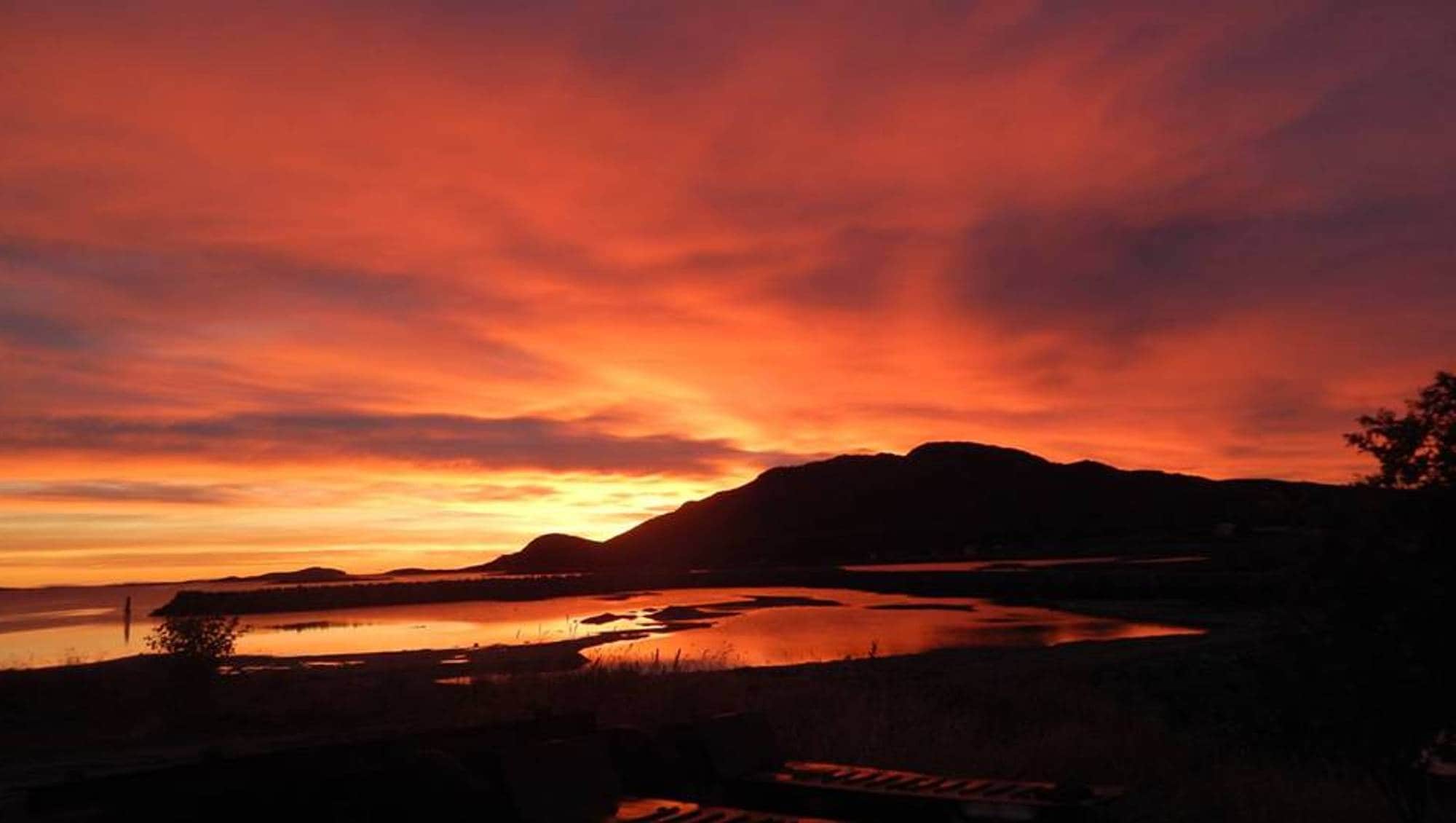 Siste glimt av midnattssol – NRK Nordland