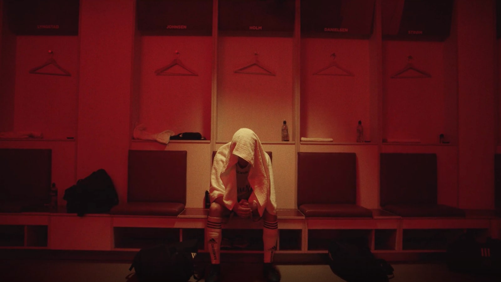 Beist - norsk fotballdrama om den krevende proffdrømmen – Programomtaler