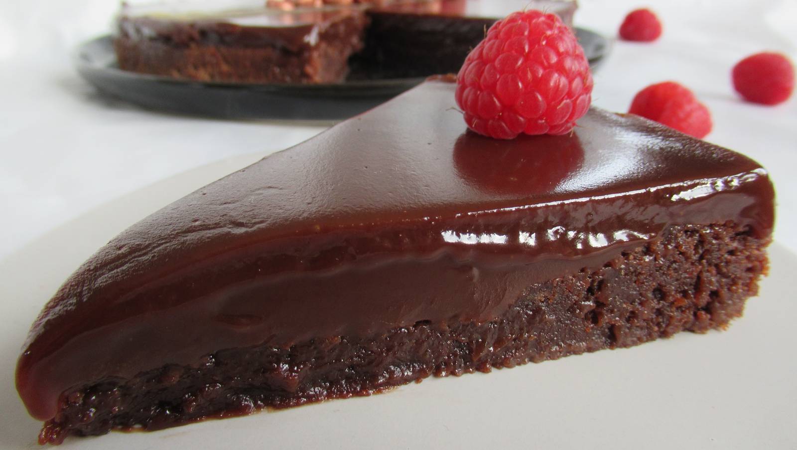 Kladdkake med sjokoladeglasur – NRK Mat – Oppskrifter og inspirasjon