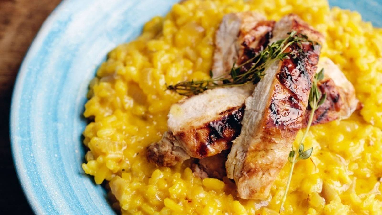 Safran­risotto med kylling – NRK Mat – Oppskrifter og inspirasjon