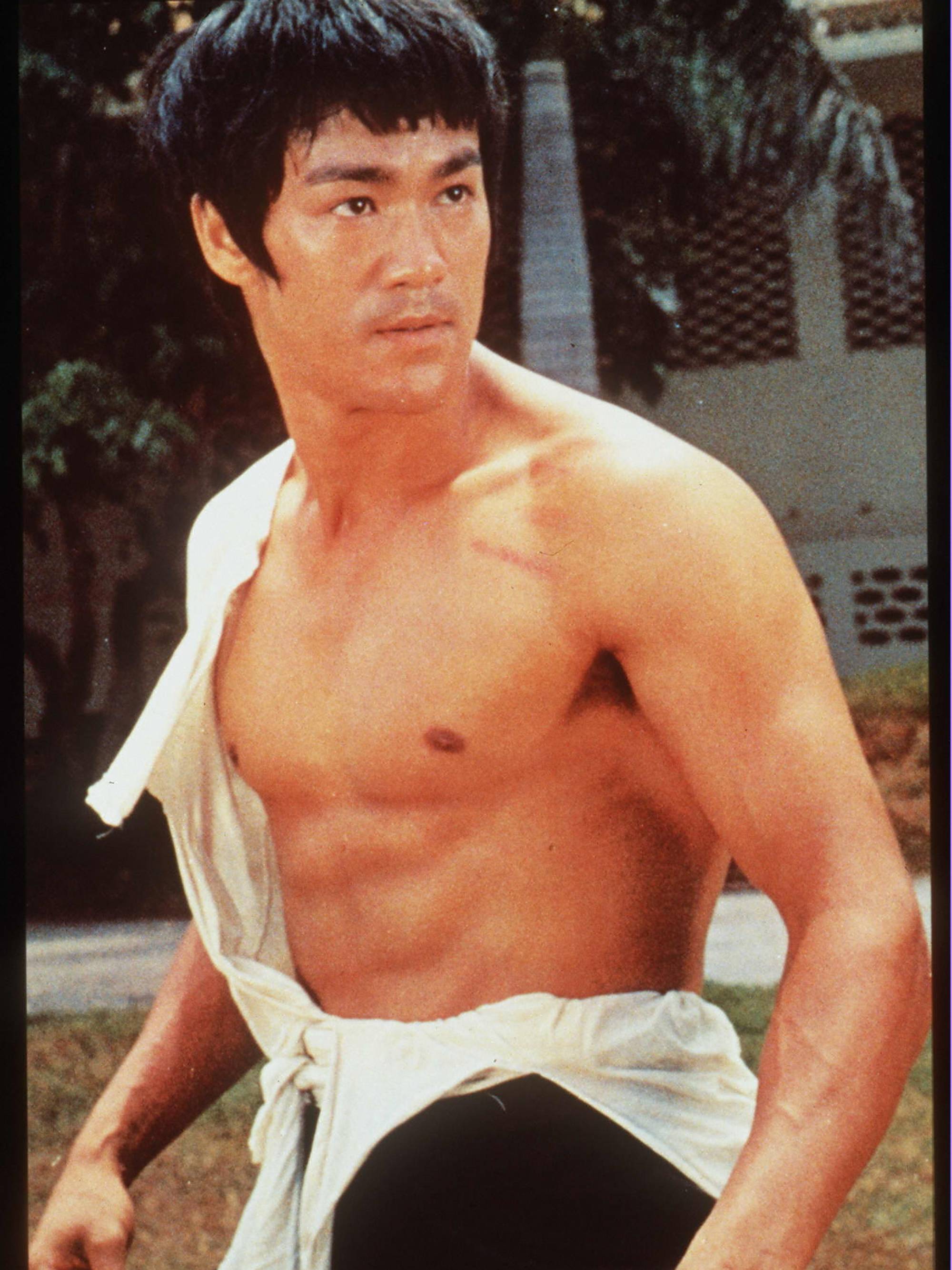 Avslører Bruce Lees berømte slag – NRK Viten – Nyheter innen vitenskap ...