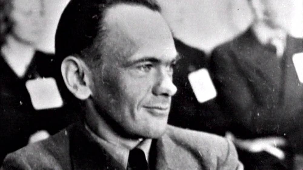 Anmeldelse: «Rasende lys» av Nikolaj Frobenius – NRK Kultur og ...