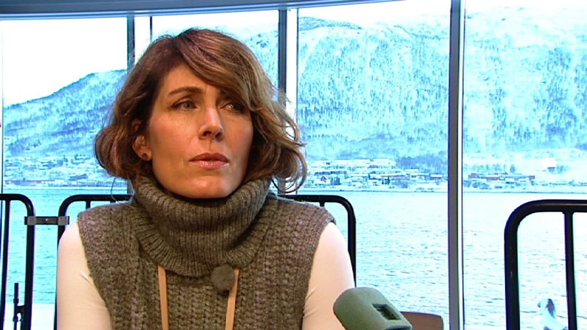 Kari Bremnes på teateret – NRK