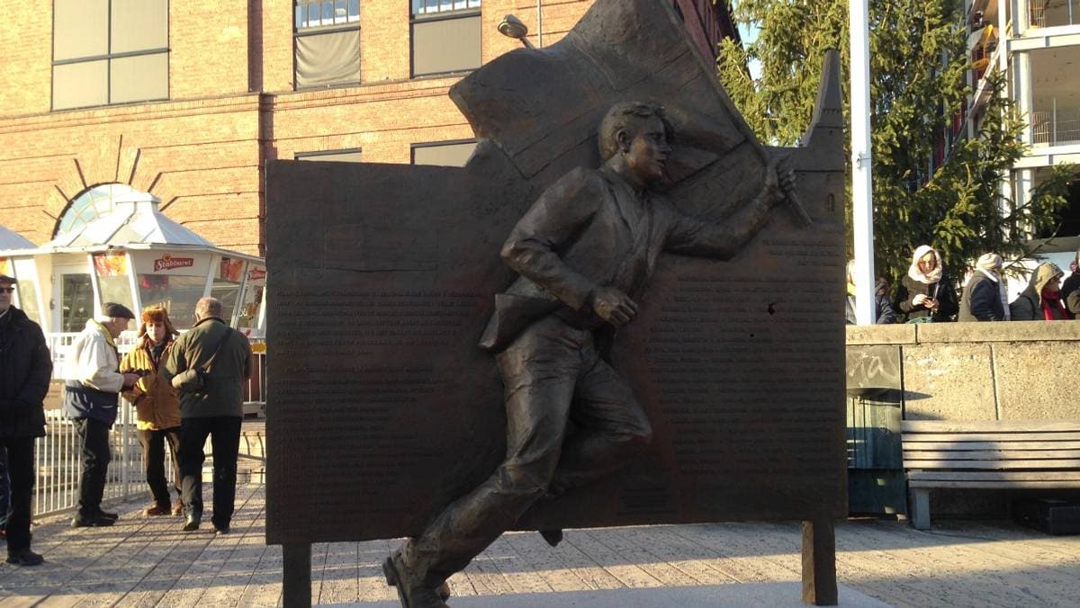 Omstridd Max Manus-statue blir flytta – Stor-Oslo