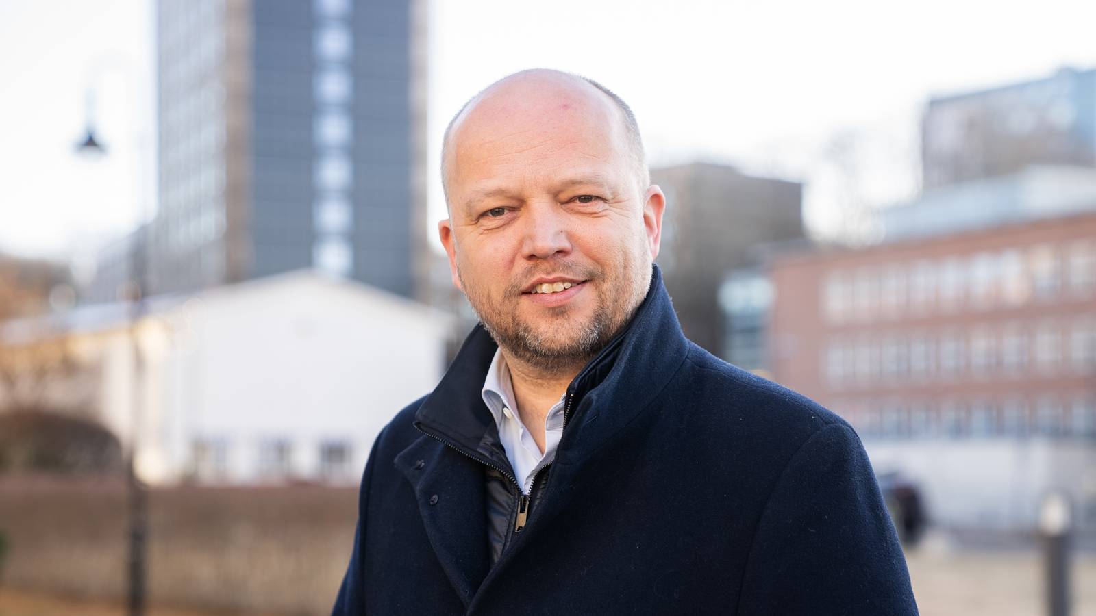 Støre-regjeringen lar nå toppene i staten tjene over 2 mill: – Uklokt ...