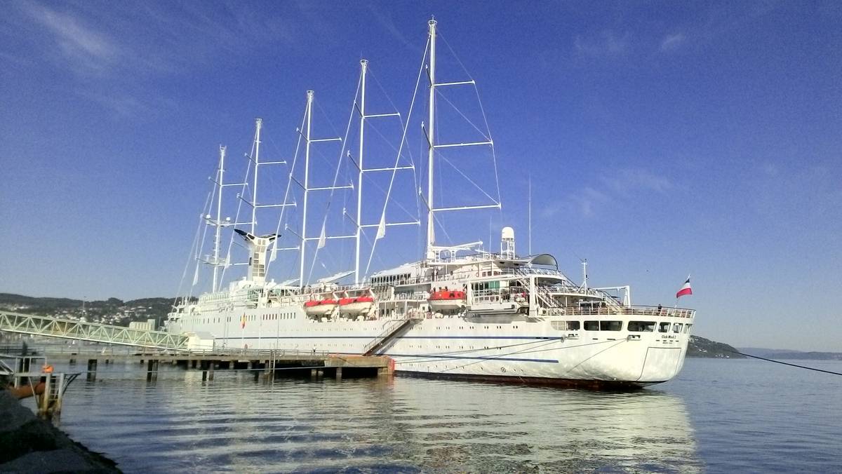 Verdens største seilskip til kai – NRK Trøndelag – Lokale nyheter, TV ...