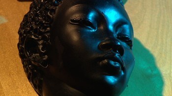 Den sorte damen er hot igjen – NRK Østfold – Lokale nyheter, TV og radio