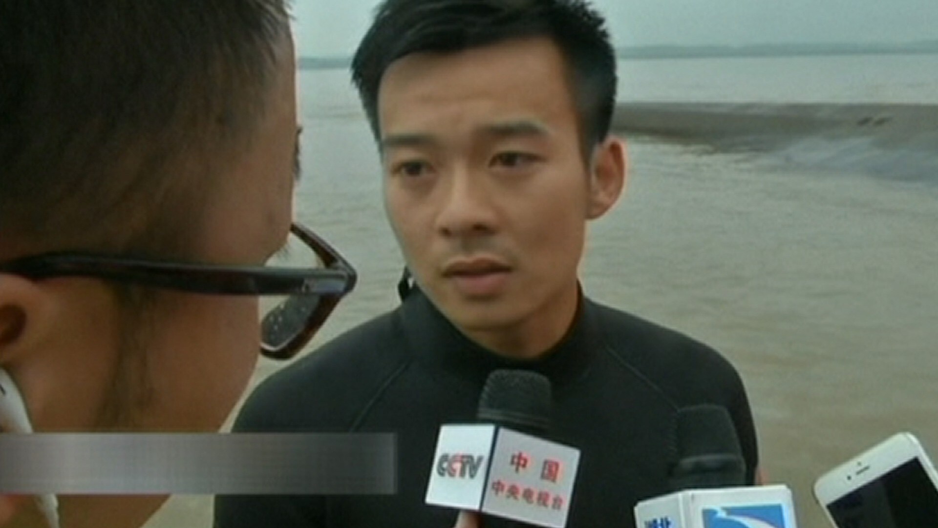 Dykker fant overlevende i luftlomme – NRK