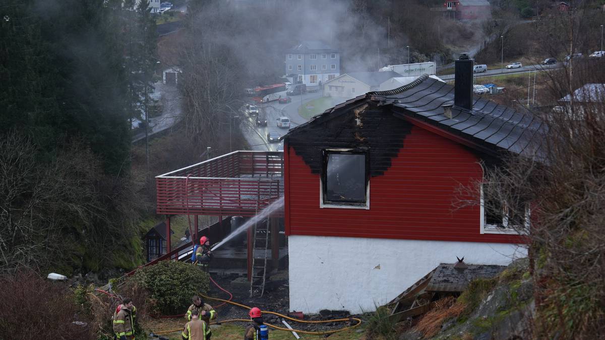 Brann i enebolig i Alver kommune – NRK Vestland