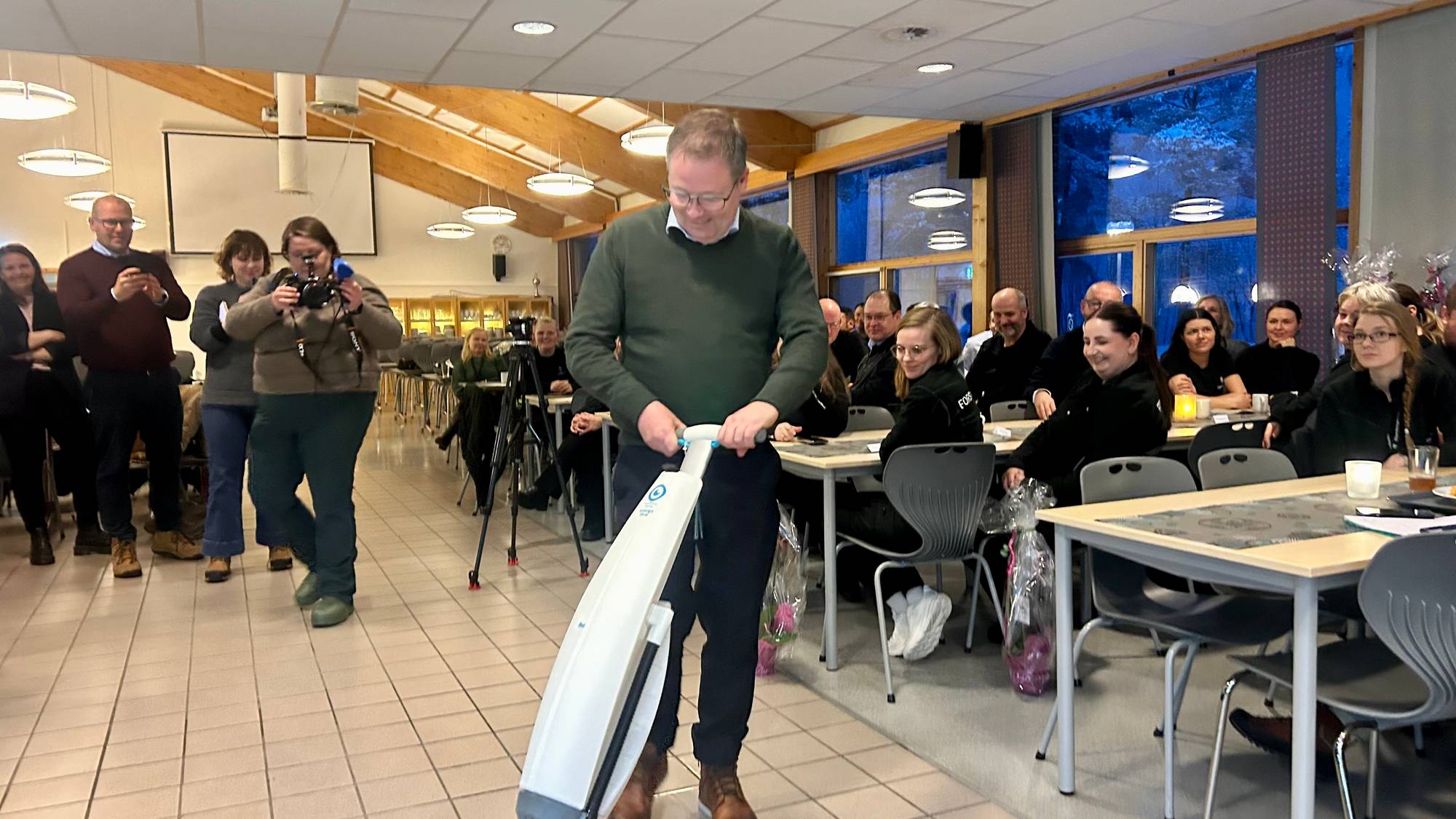 Forsvarsminister Bjørn Arild Gram sier Norge på 2030-tallet vil bruke ...