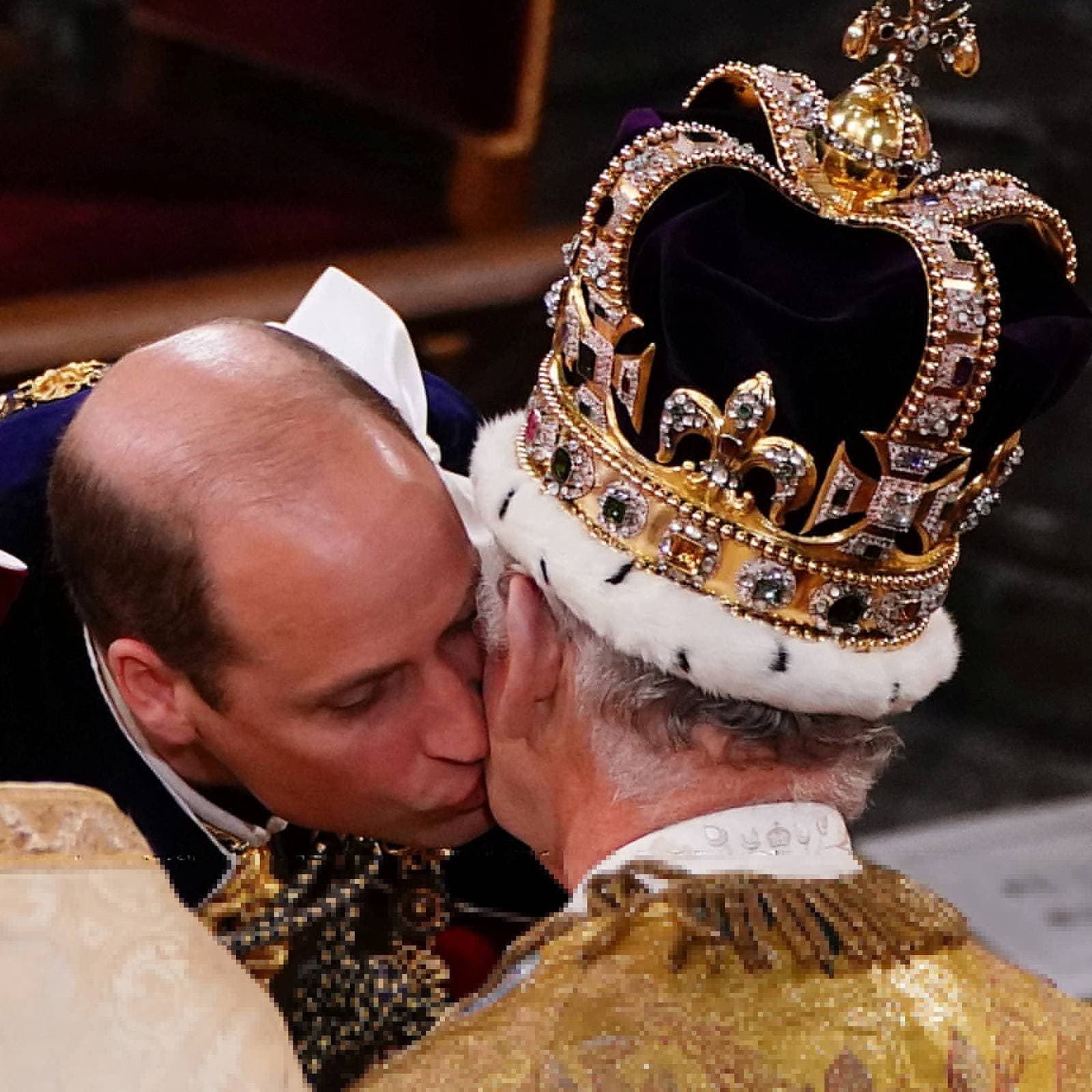 Kong Charles kronet til konge av Storbritannia – NRK Urix ...
