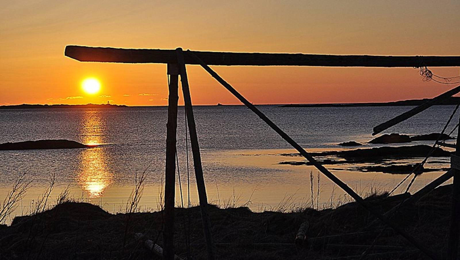 Siste glimt av midnattssol – NRK Nordland