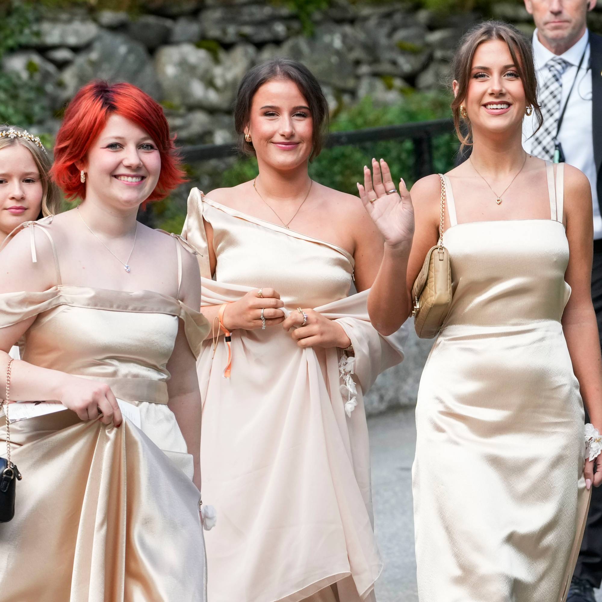 Prinsesse Märtha Louise ble fulgt til alters av datteren – NRK Norge ...