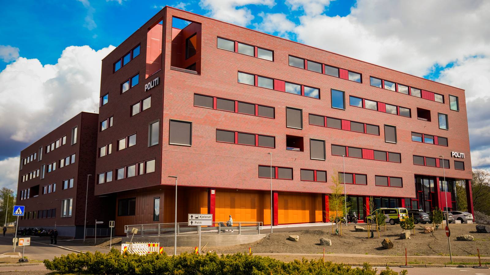 Åpnet ny Oslo øst politistasjon på Alna - Legger ned på Manglerud og ...