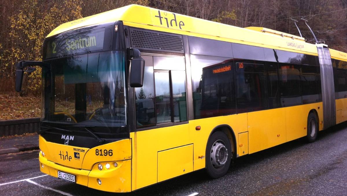 Tverrpolitisk jubel for trolleybuss – NRK Vestland
