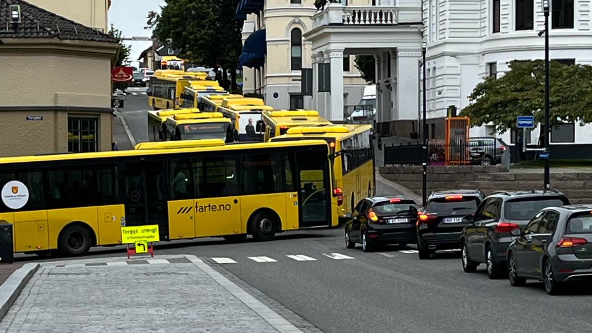 Trafikkaos i Skien – NRK Vestfold og Telemark – Lokale nyheter, TV og radio