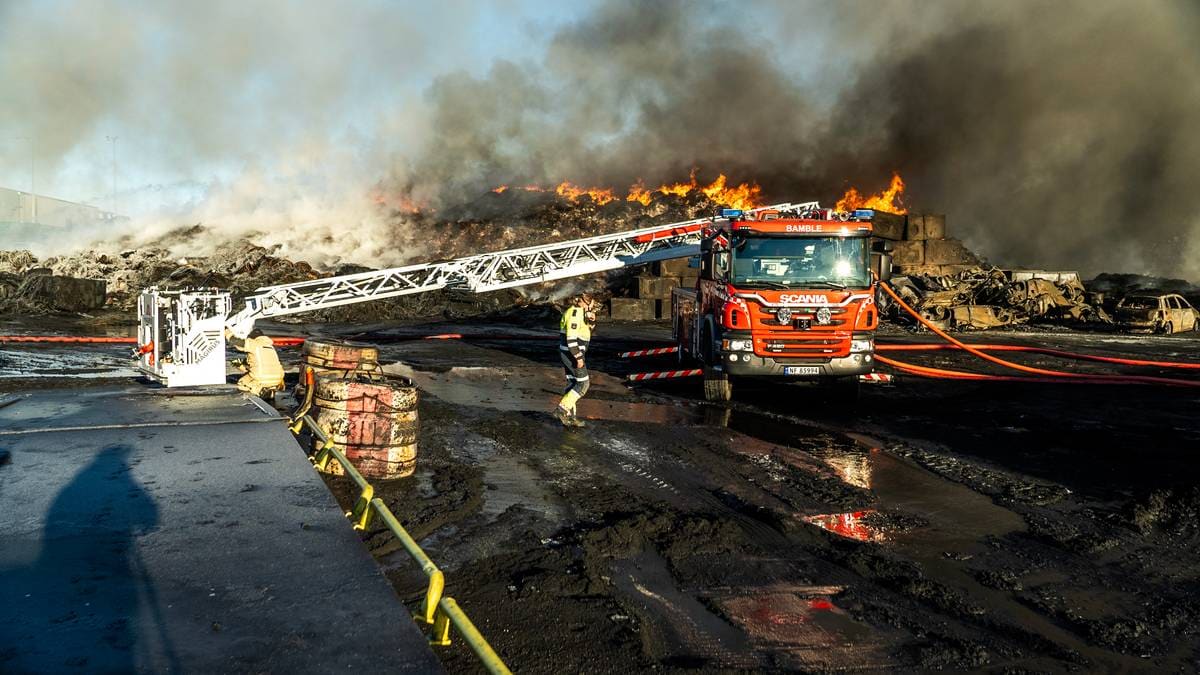 Ragn-Sells i retten etter storbrannen i Bamble – NRK Vestfold og ...