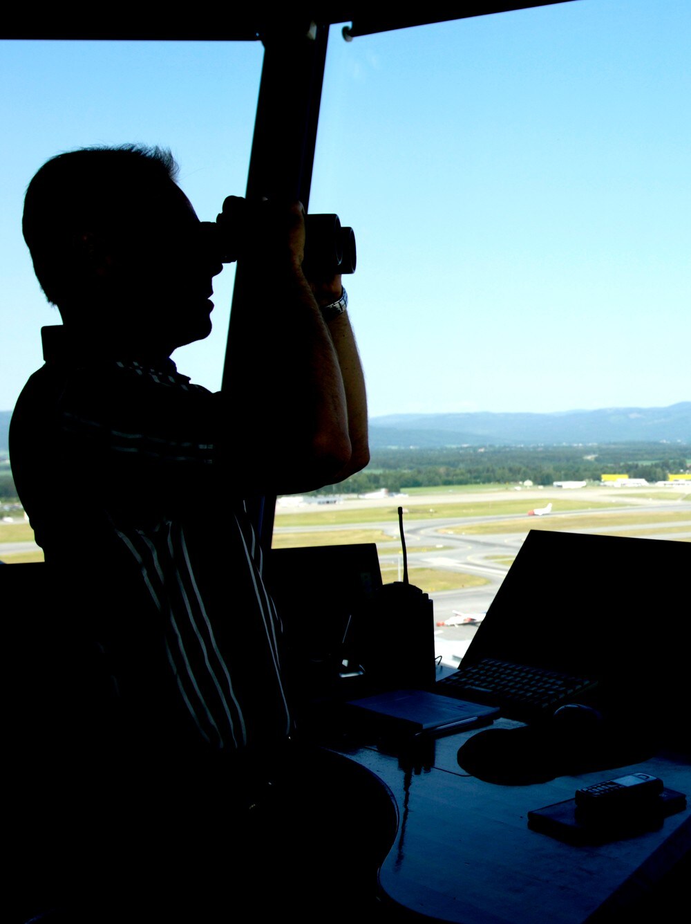 Flygeleder-overtid pågått lenge – NRK Norge – Oversikt over nyheter fra ...