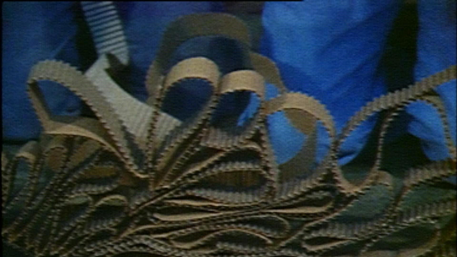 Med blanke ark og fargestifter til... - NRK TV