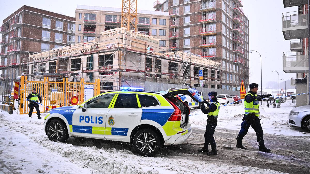 Flere alvorlig skadd da byggheis falt ned – Siste nytt – NRK