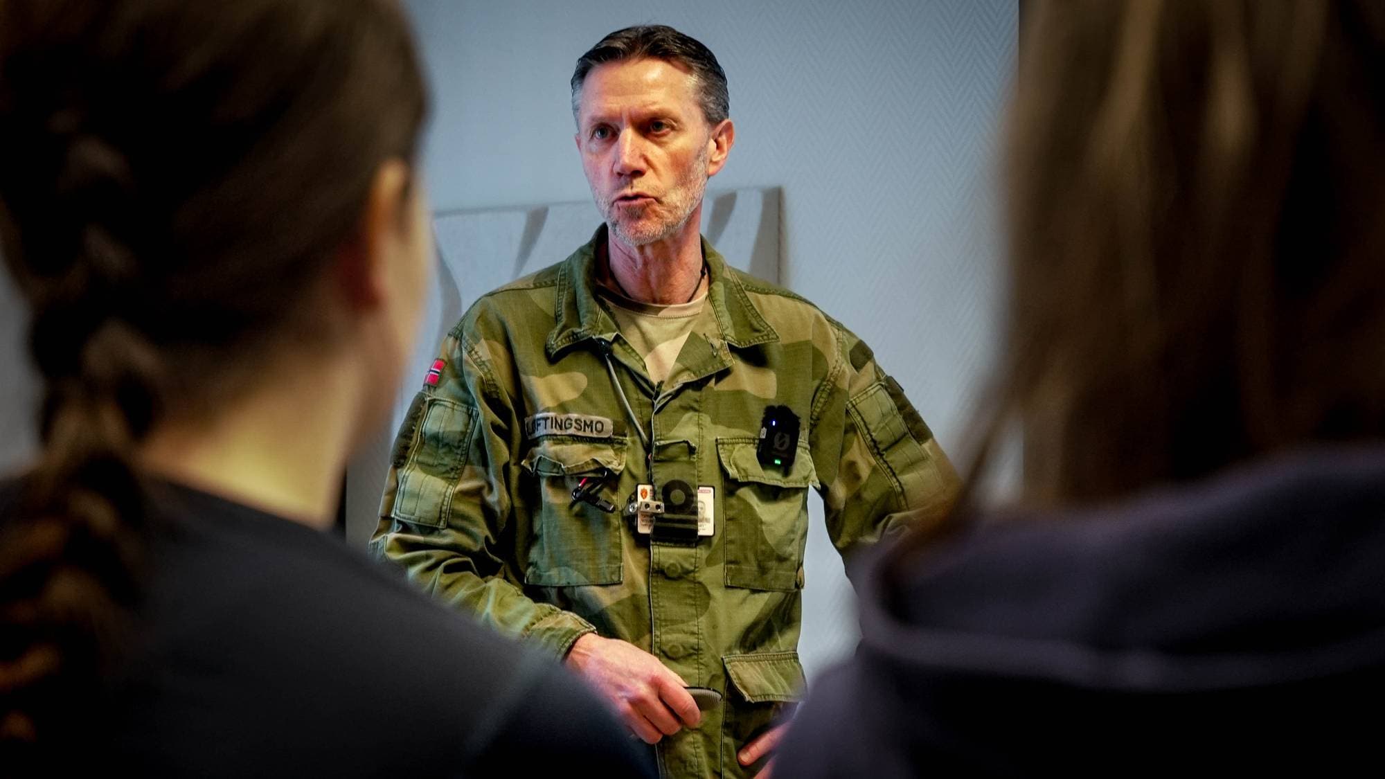 Dorthea vil inn i Forsvaret og Norge trenger flere vernepliktige. Slik fungerer en sesjon – Nordland