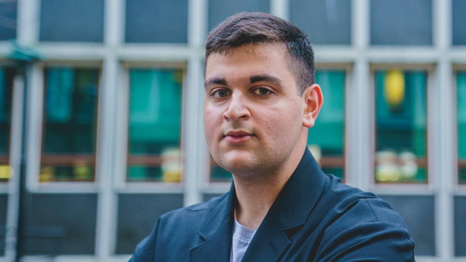 Rauand er homofil og muslim: – Verden vi har prøvd å finne vår plass i ...