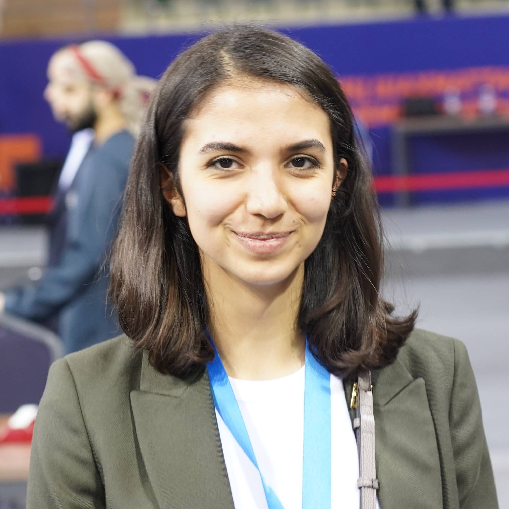 Brukte ikke hijab under sjakkparti – nå bytter hun nasjon – NRK Sport ...