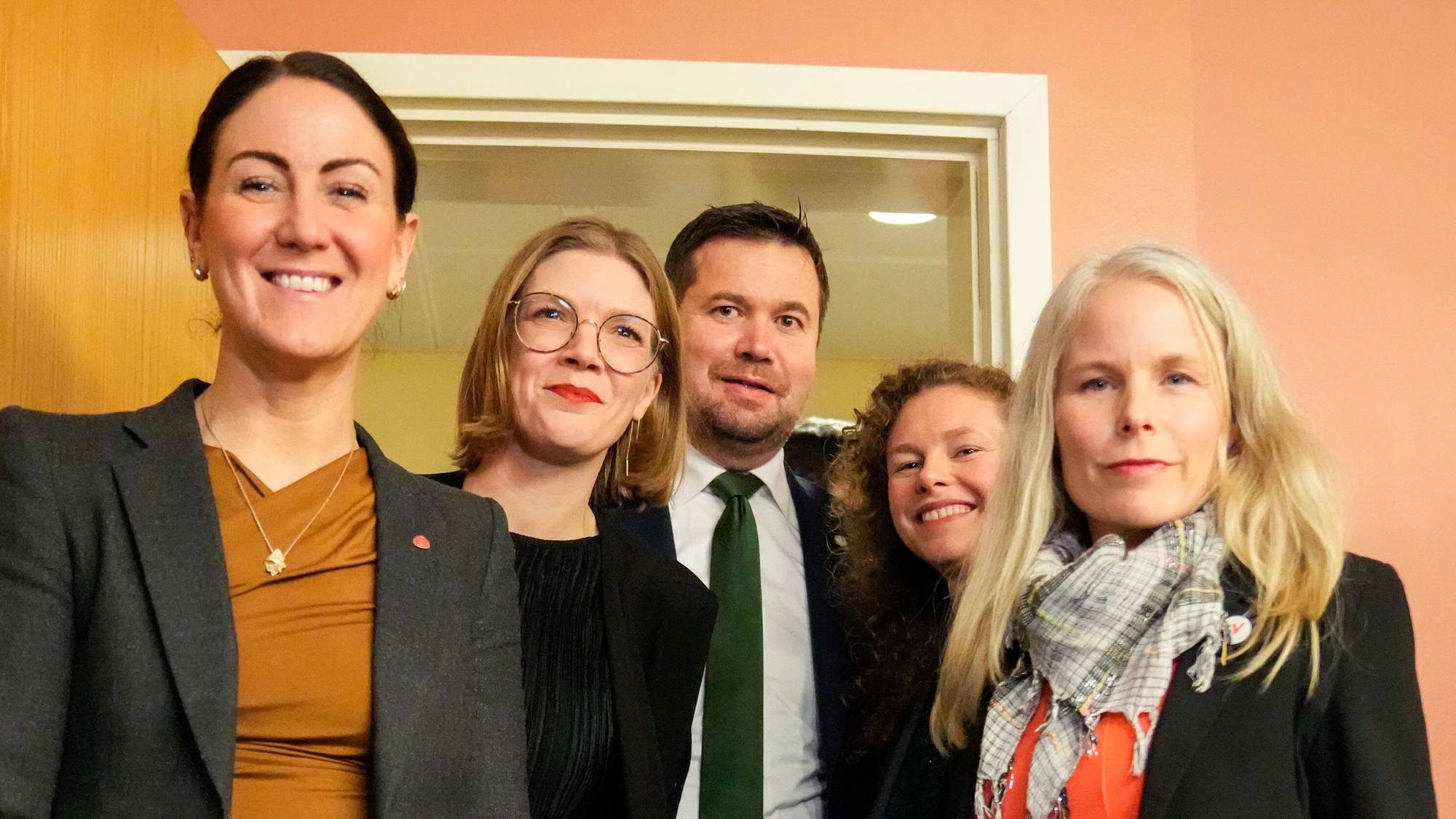 SV-profiler krever oppvask – misnøye med Bergstø – NRK Norge – Oversikt ...