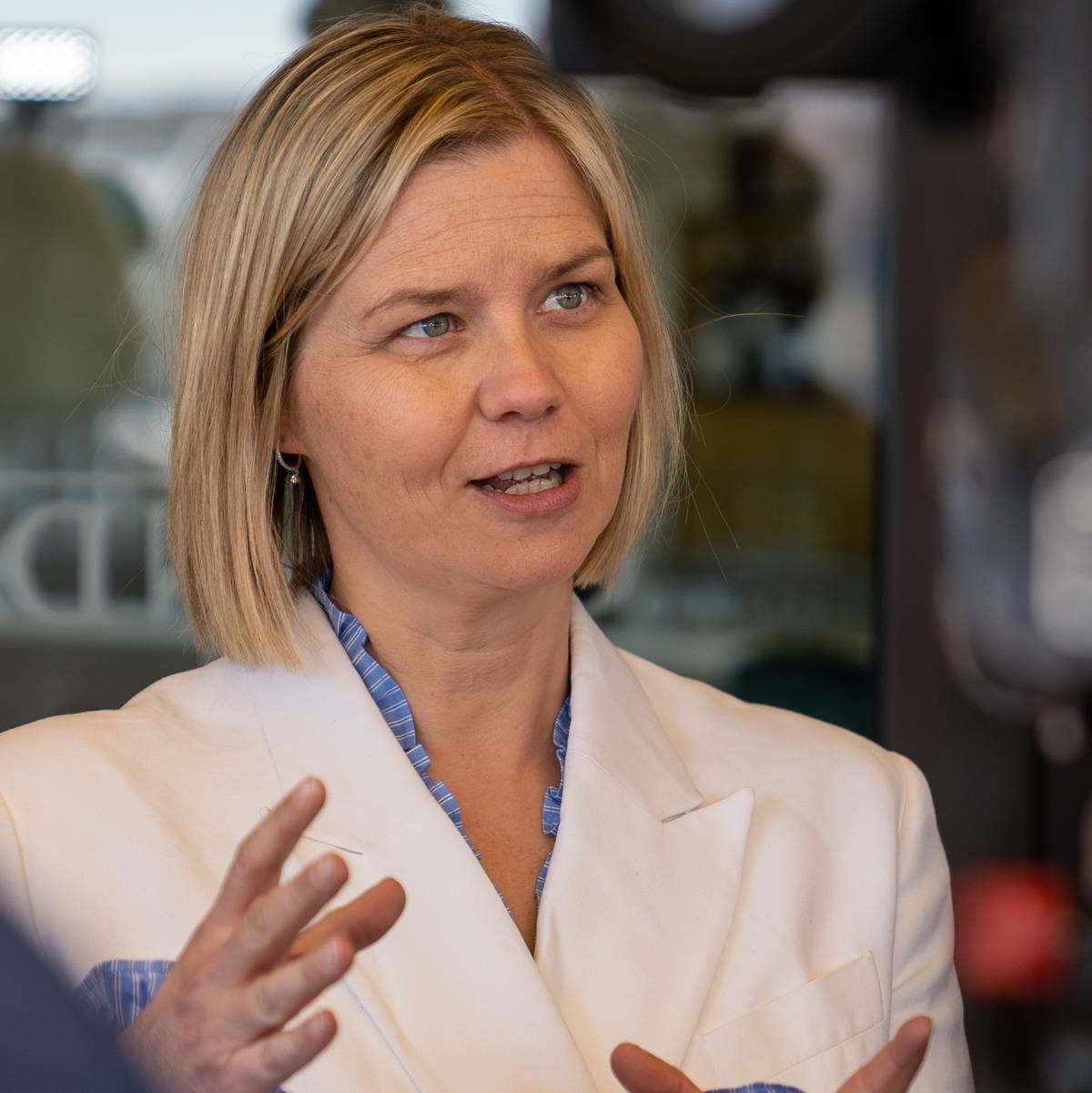 «Strenge-Ernas» skolereform: Disiplin og nivådeling – NRK Norge – Oversikt over nyheter fra ...