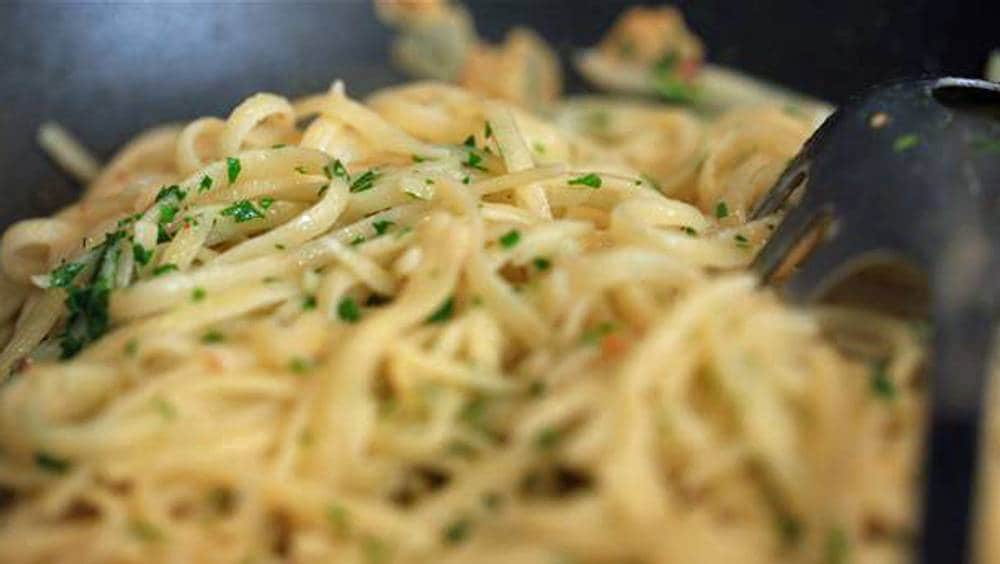 Åtte pastaretter som tar åtte minutter – NRK Mat – Oppskrifter og ...