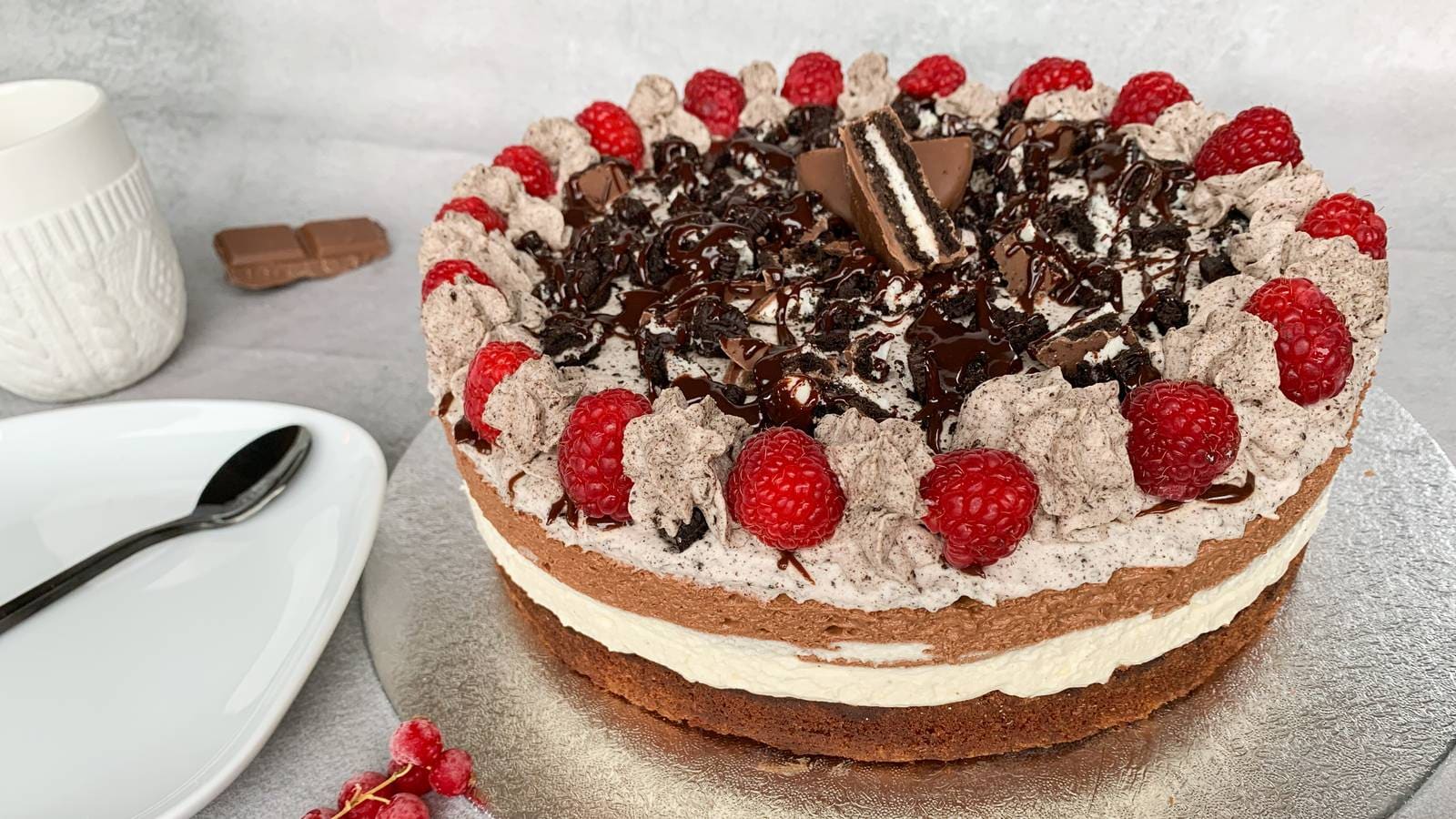 Oreokake med myk browniebunn – NRK Mat – Oppskrifter og inspirasjon