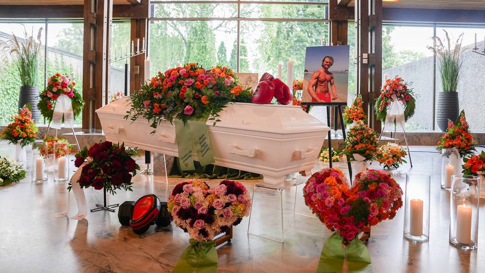 Scott Engh (22), kjent som «Coach Engh», begraves på Haslum kirkegård i ...