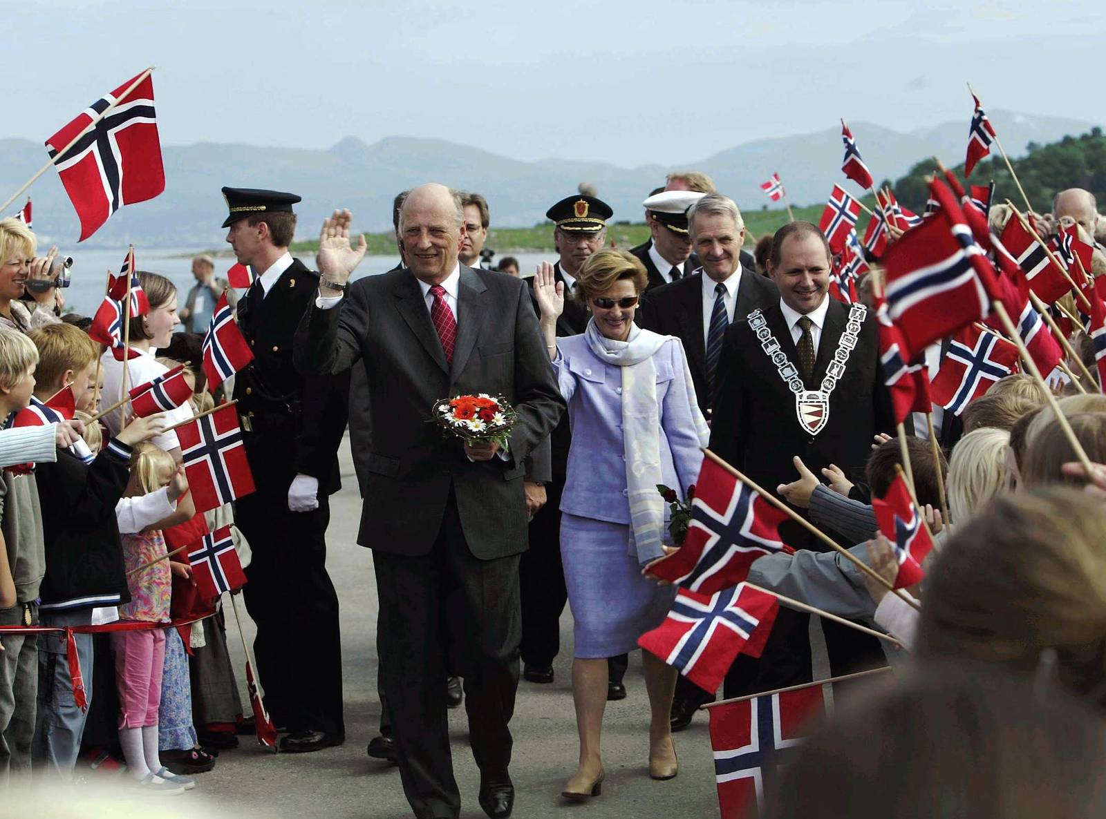 30 år på tronen: Kongeparet takker Norge – NRK Norge – Oversikt over ...