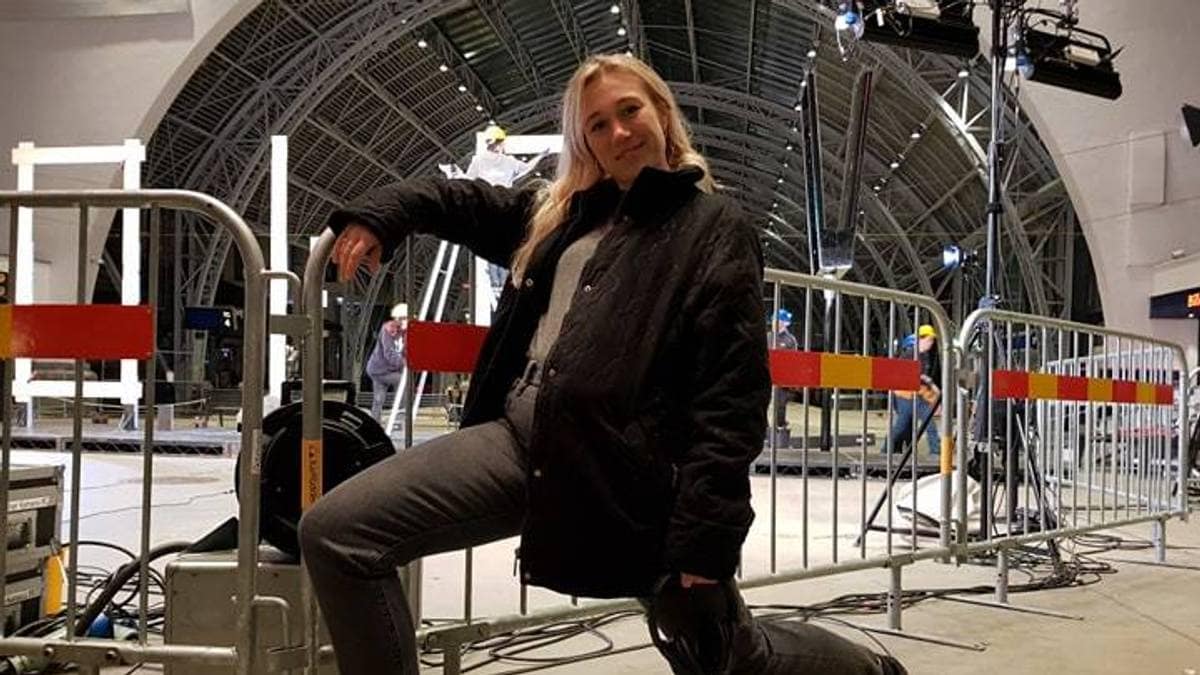 Maria Stavang varmer opp – NRK Vestland