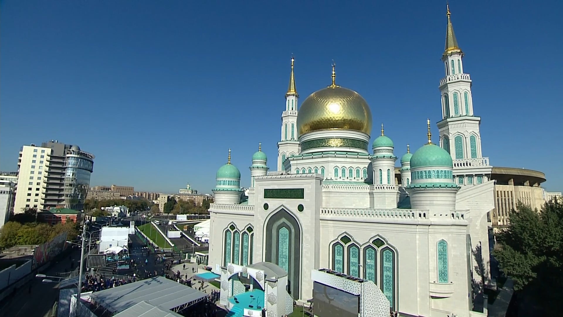 Stor moske i Moskva reåpnes – Siste nytt – NRK