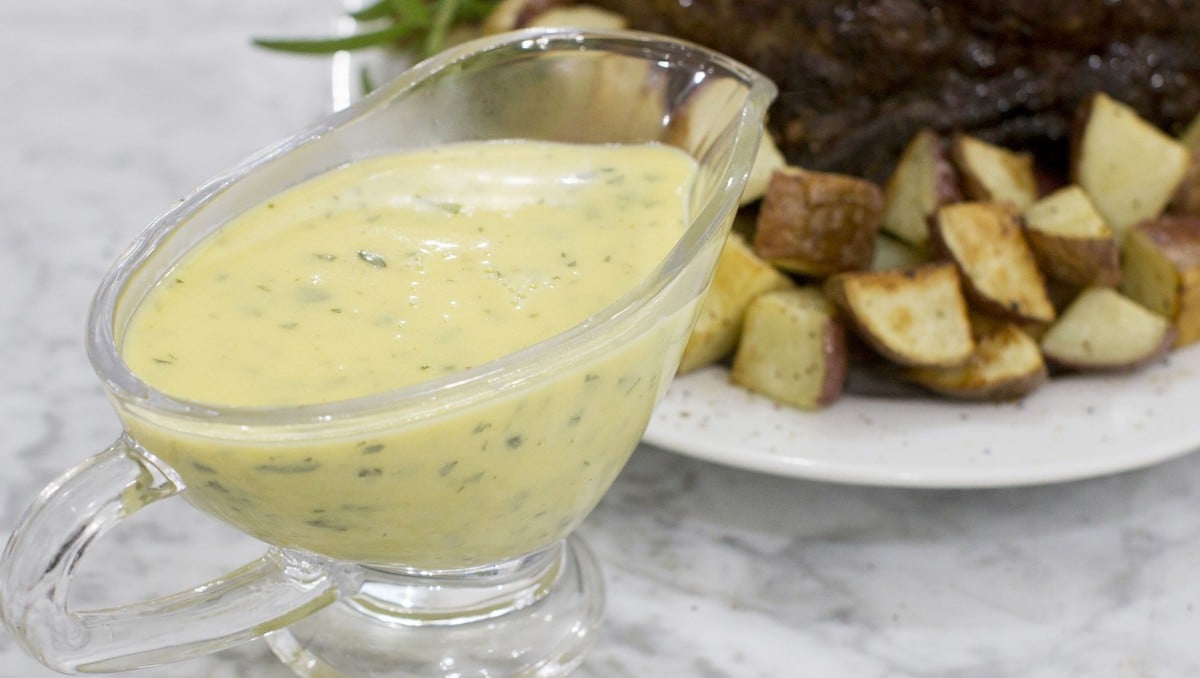 Ti oppskrifter på sauser du bør kunne – NRK Mat – Oppskrifter og ...