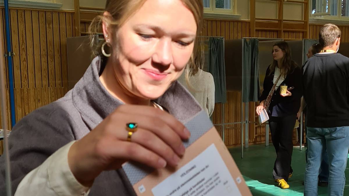Une Bastholm har stemt – Siste nytt – NRK