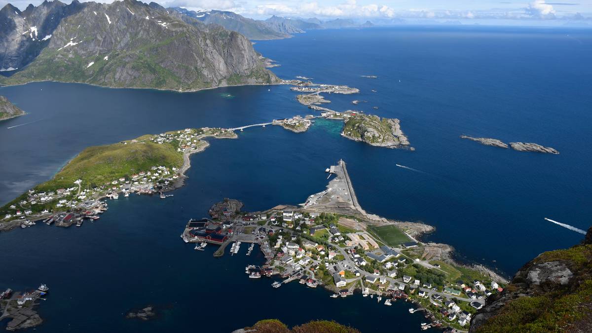 Mobilproblemer i Reine – Telia og Telenor rammet – NRK Nordland