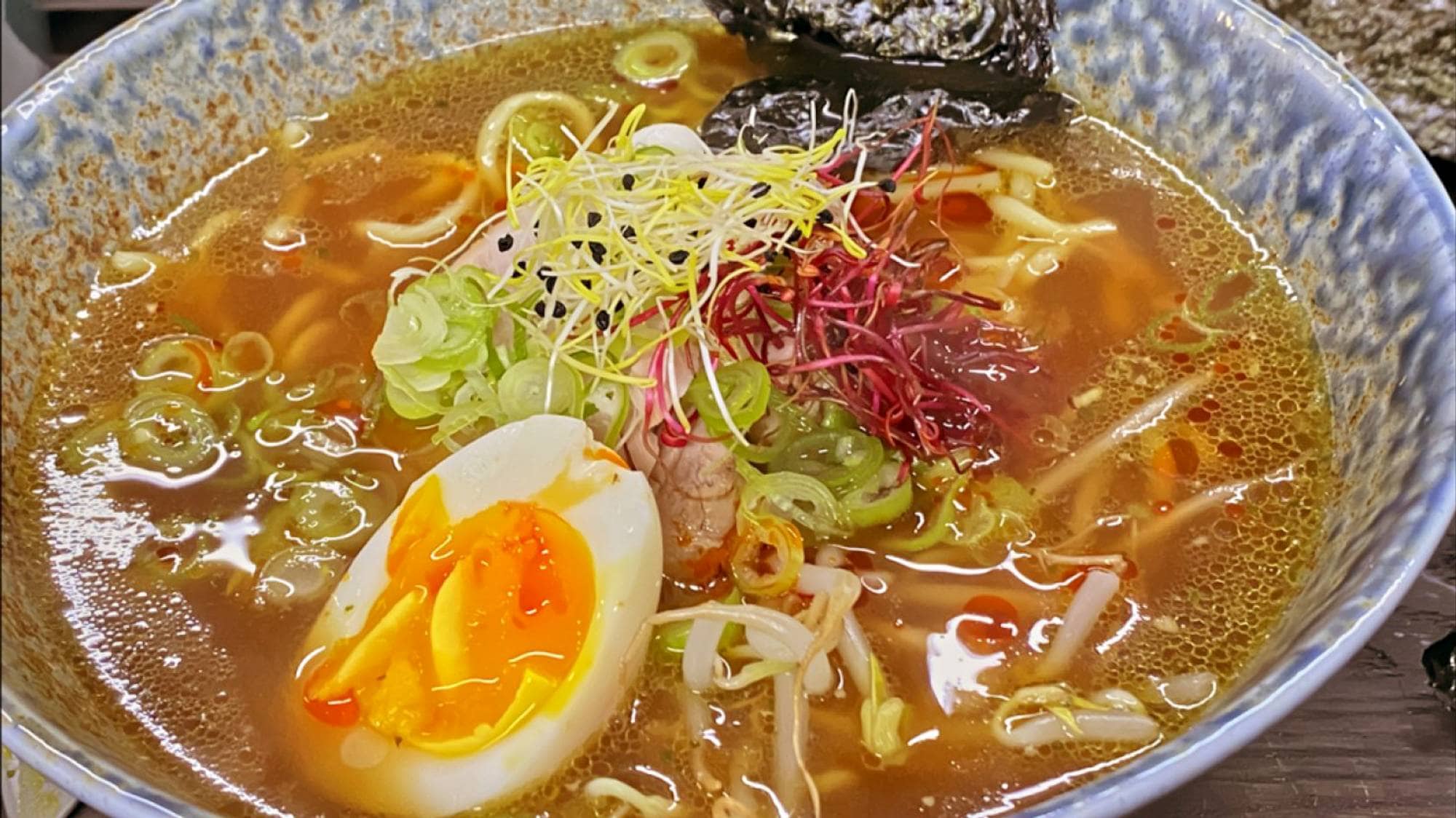 Japansk gatemat. Shoyu ramen-nudlar – NRK Mat – Oppskrifter og inspirasjon