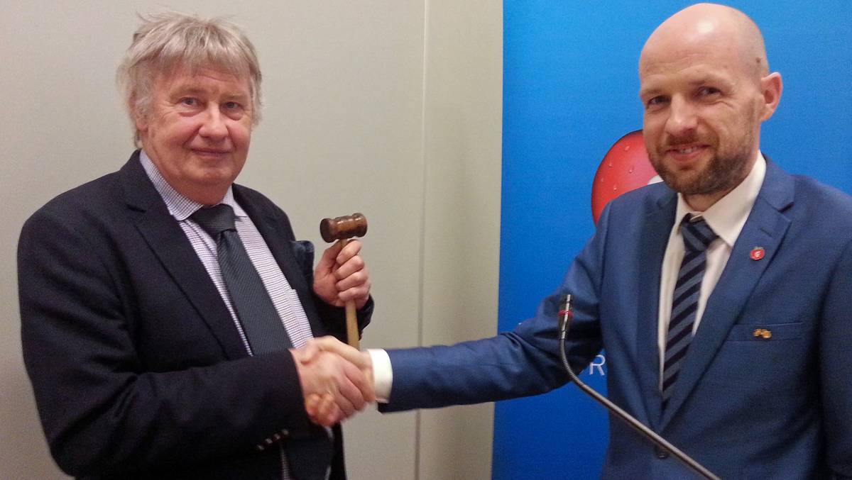 Fylkesleiaren forsvarar Djuvik – NRK Vestland