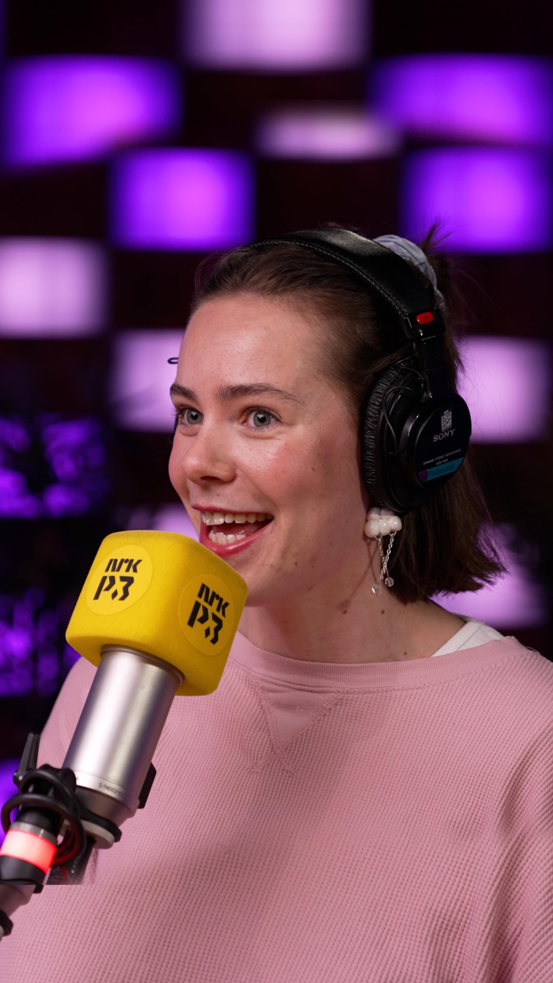 STUDIOP3: Derfor ville Amalie Stuve lage «Desken brenner» – NRK