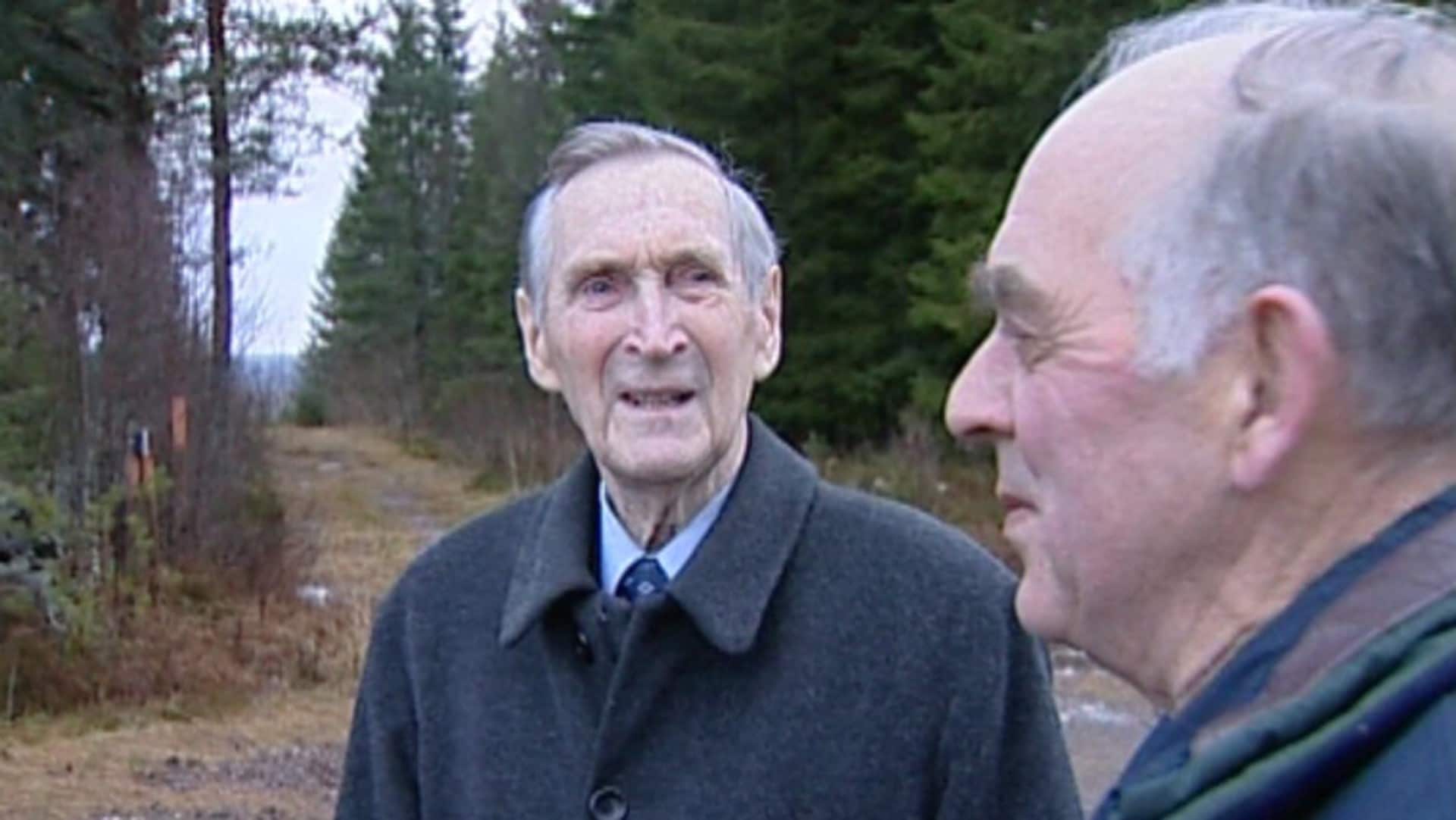 Gunnar Sønsteby på besøk hos Rune Skoglund – NRK