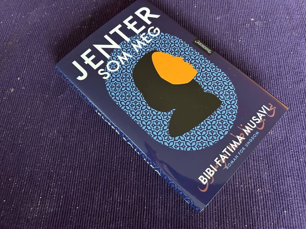 Anmeldelse: «Jenter som meg» av Bibi Fatima Musavi – Anmeldelser og anbefalinger