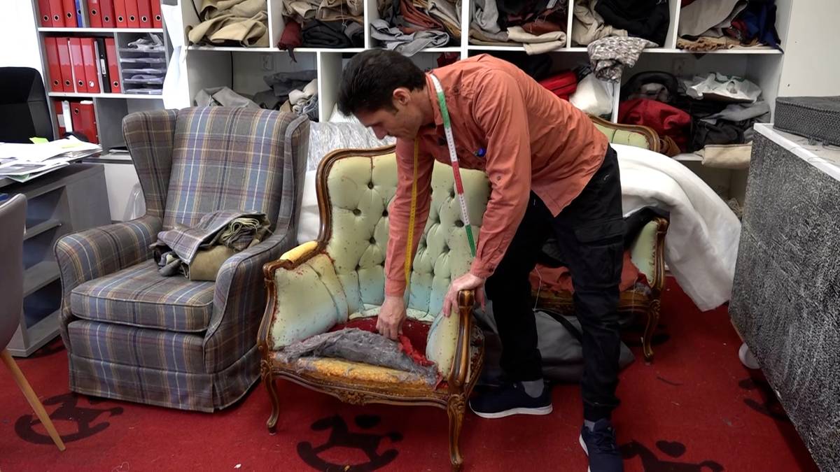 Ali trekkjer om møblar 12 timar kvar dag – mangel på handverkarar – NRK ...