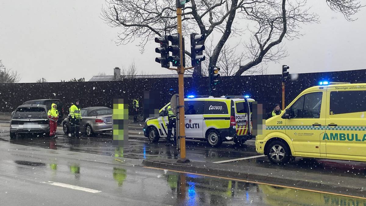 Vei helt stengt etter trafikkuhell – NRK Rogaland – Lokale nyheter, TV ...