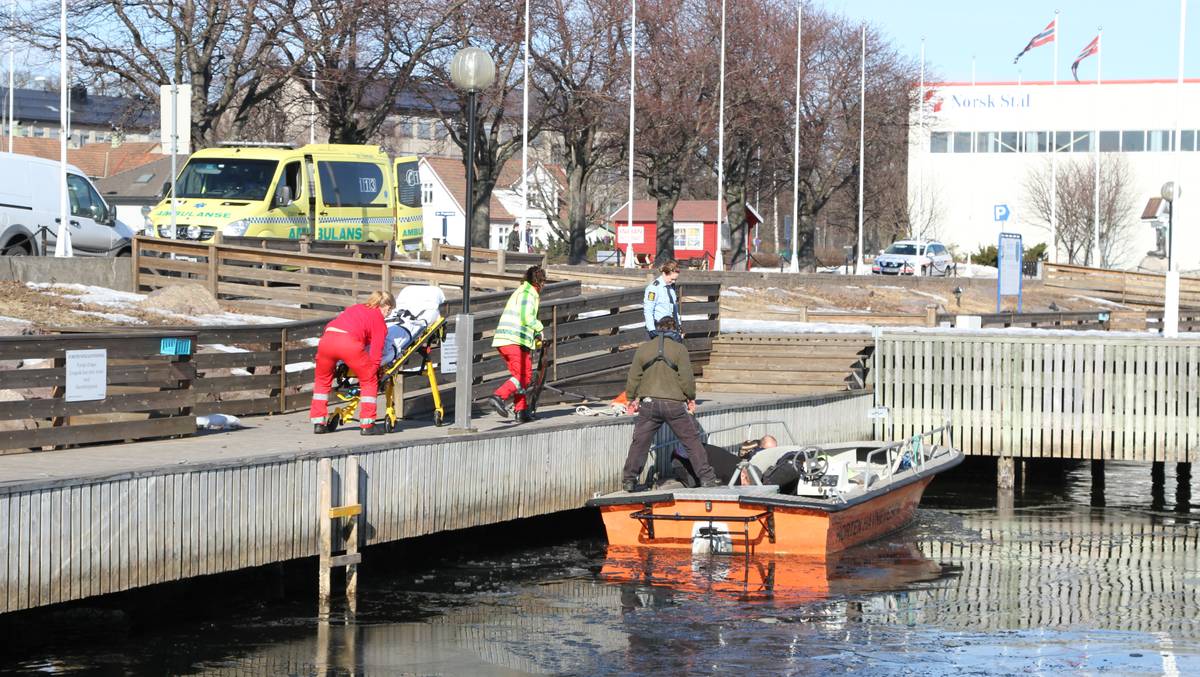 Mann Reddet Opp Av Vannet I Horten Nrk Vestfold Og Telemark Lokale